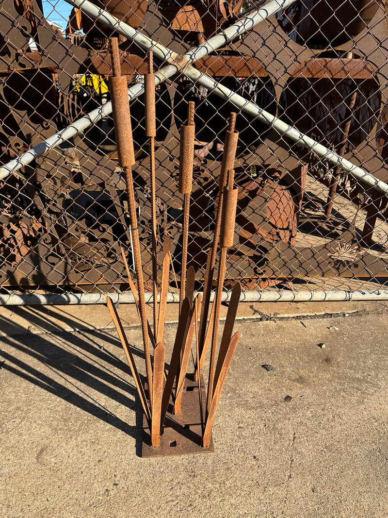 Reeds / Bull rush Metal Garden Sculpture | Old n Dazed