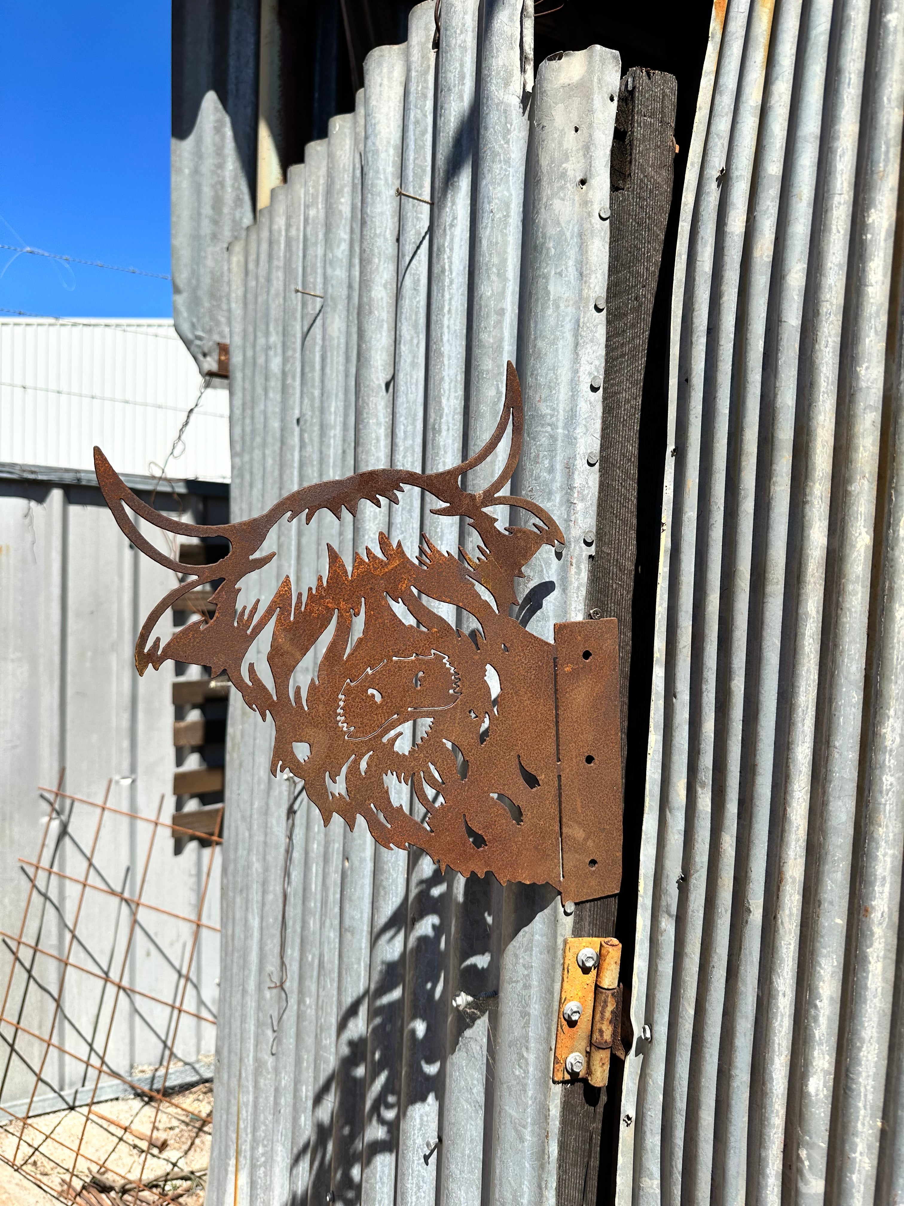 Peek a Boo Highland Cow - Metal Animal Garden Art – Old n Dazed